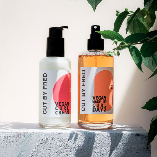 Spray définition 2ème jour boucles Vegan Wake Up Curl Day 2 ...